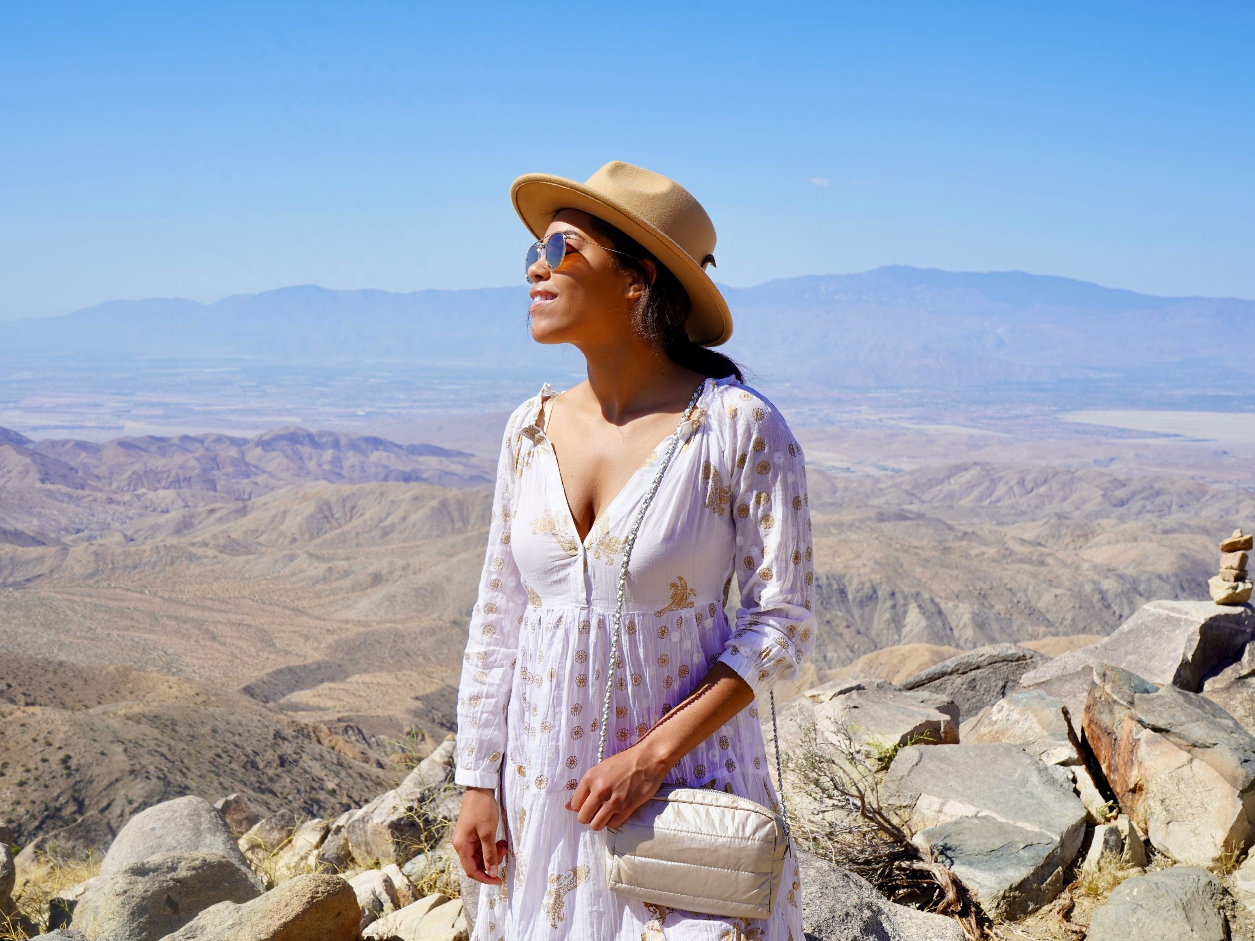 Mini Puffer Clutch, Wristlet, Wallet in Shimmer Beige - Water-Resistant ...